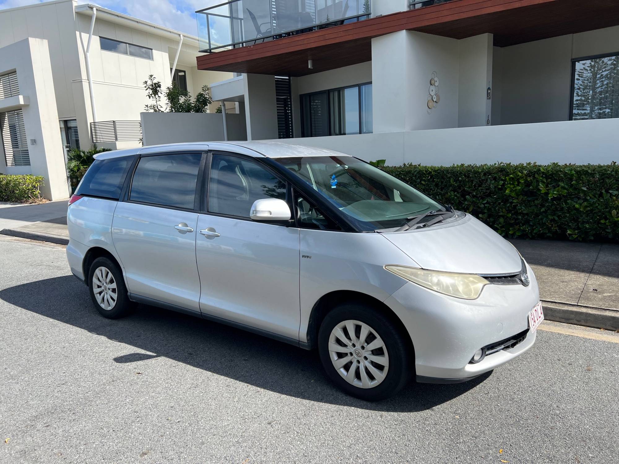 2008 Toyota Tarago - $12,000 - Cheap Student Wheels